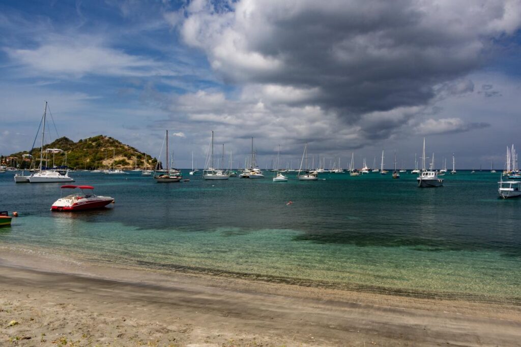 J38R Grenada Island – Radio Club Venezolano Casa Regional Maracay YV4AA